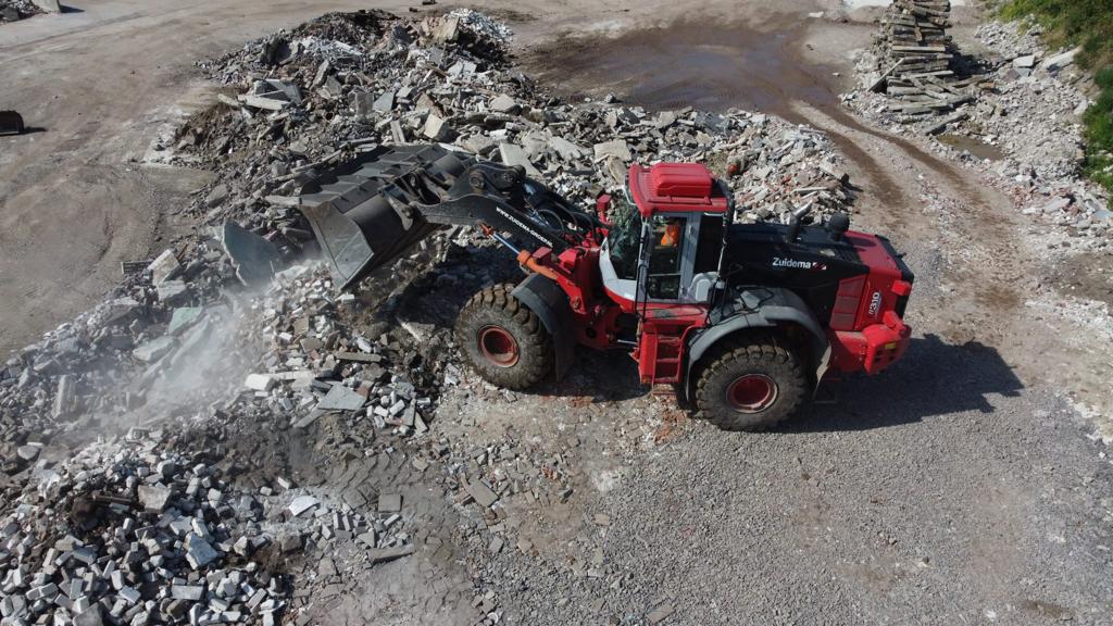 Dronebeelden grond en puin verplaatsing