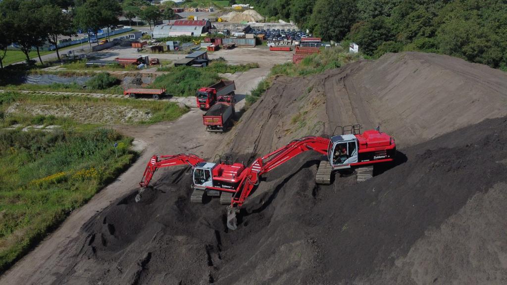 Dronebeelden grond en puin verplaatsing